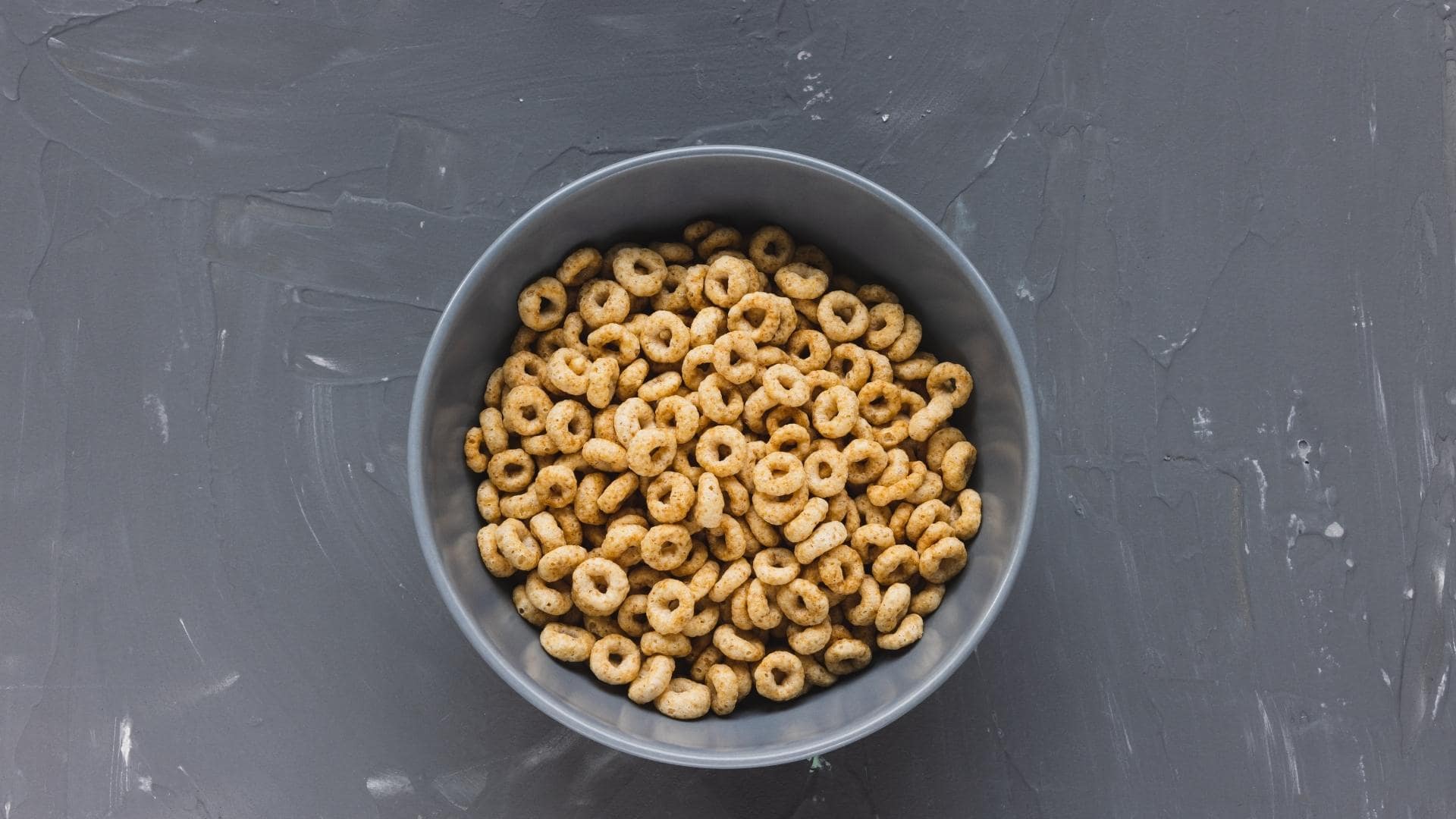 Can Dogs Eat Honey Nut Cheerios? Dangers (We Asked A Vet)