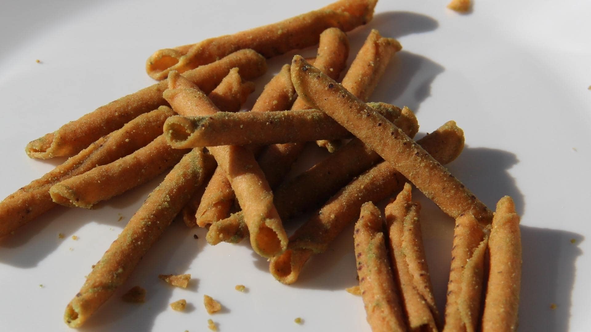 Can Dogs Eat Takis? Dangers & Tips If They Do (Vet Answers)